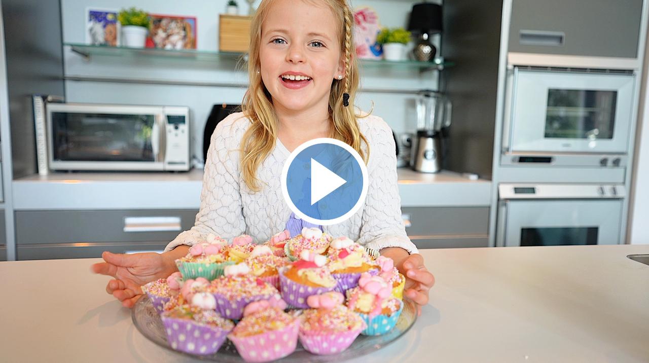 BLOEMENCUPCAKES BAKKEN MET LUCiLLA | Lucilla Bellinga #124 / Bellinga TV